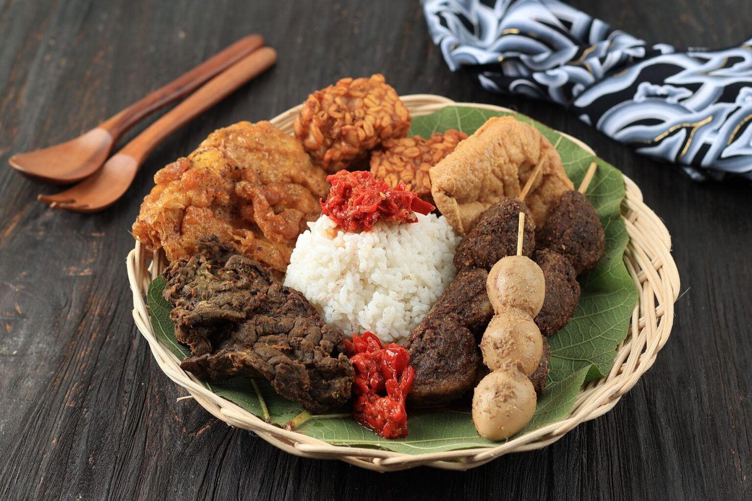 5 Kuliner Khas Cirebon 2025: Empal Gentong hingga Tahu Gejrot - CIREBON ...